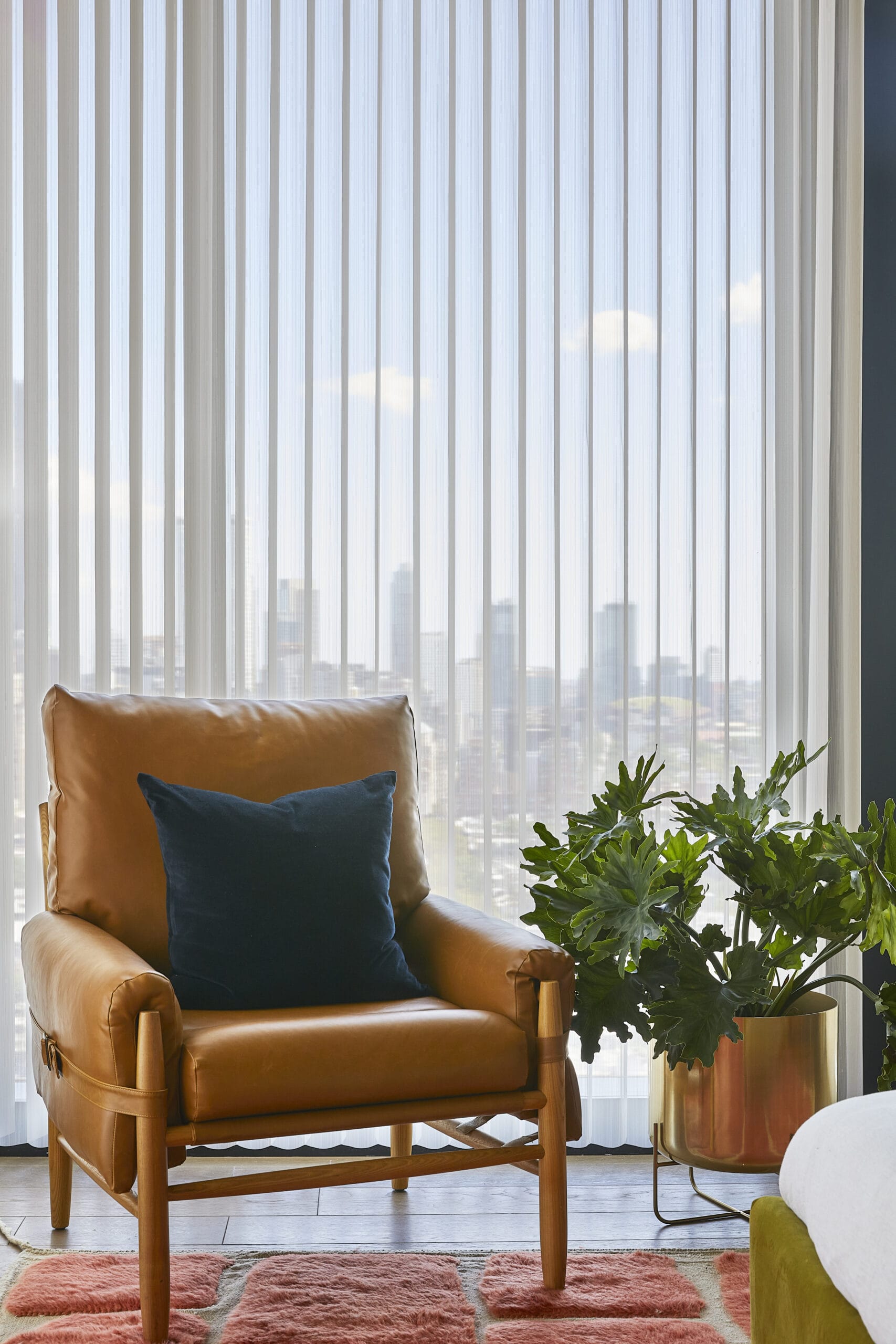 Vertical Shadings For Harnessing Winter Brilliance